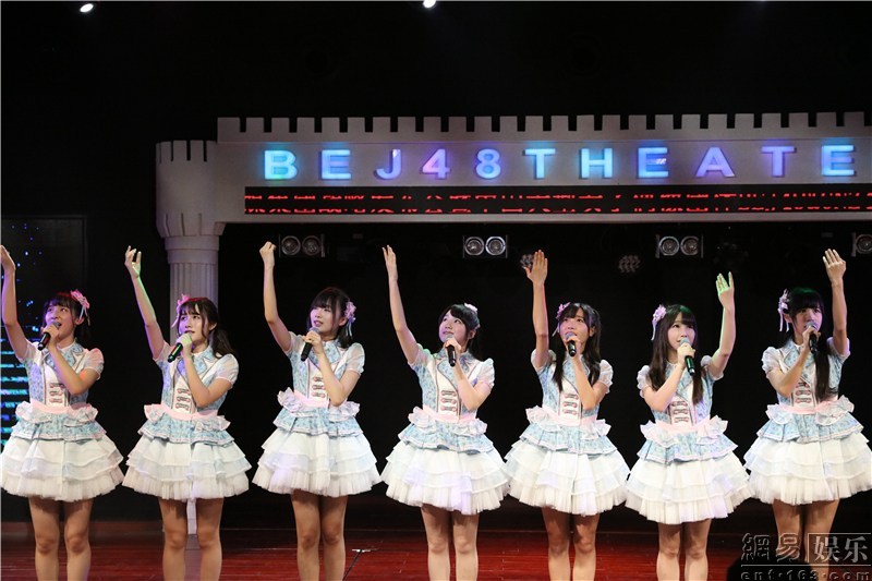 SNH48现身发布会 众成员穿萝莉装热舞遇尴尬 (100) -6parkbbs.com